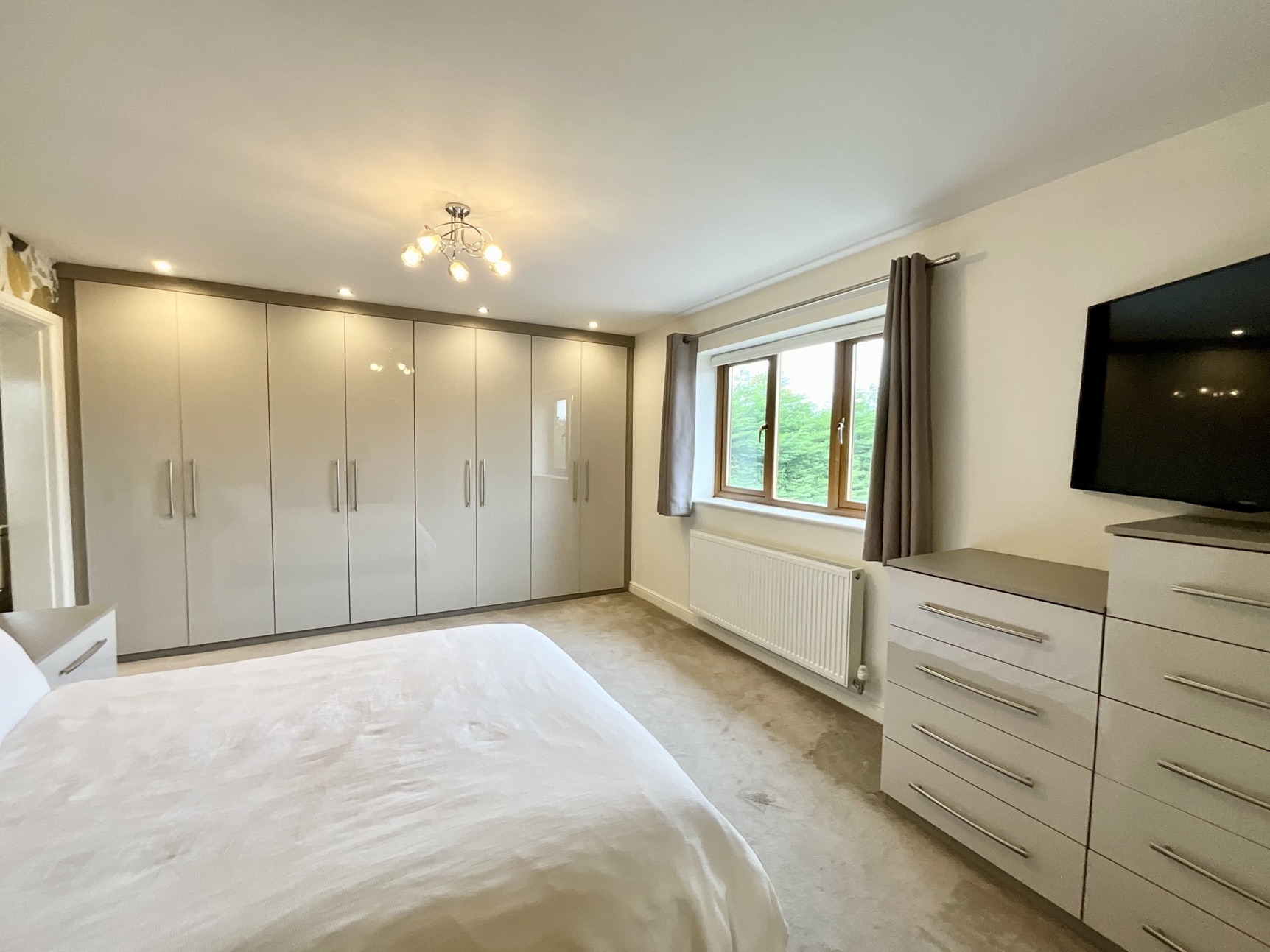 Estate Agent Sheffield and Rotherham and Worksop | 2Roost